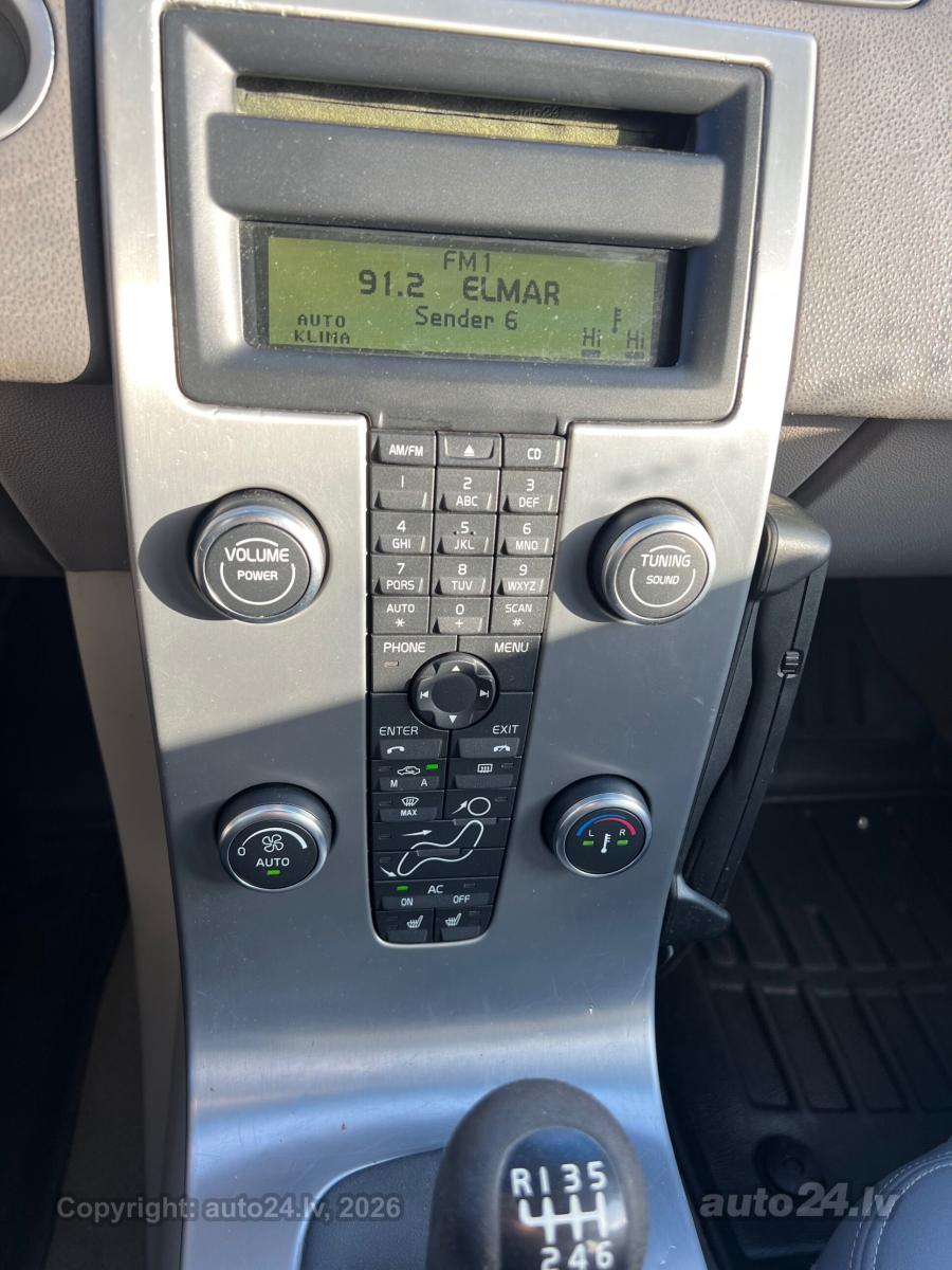 Zils Volvo V50 2005 Tartu, ar dzinēja tilpumu 2.00 L un nobraukumu 0 tūkst. km par 1999 €, foto 9 vietnē AUTOMOTO.COM.LV