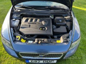 Zils Volvo V50 2005 Tartu, ar dzinēja tilpumu 2.00 L un nobraukumu 0 tūkst. km par 1999 €, foto 13 vietnē AUTOMOTO.COM.LV