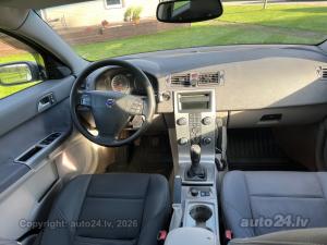 Zils Volvo V50 2005 Tartu, ar dzinēja tilpumu 2.00 L un nobraukumu 0 tūkst. km par 1999 €, foto 22 vietnē AUTOMOTO.COM.LV