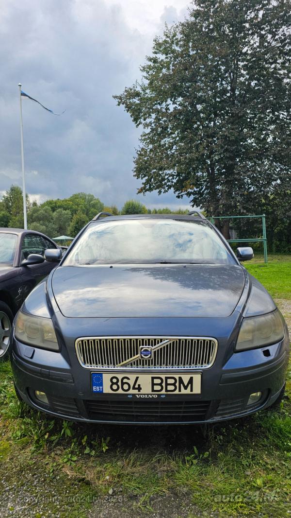 Blue Volvo V50 2005 in Tallinn, with an engine capacity of 2.50 L and mileage of 334 thousand km for 3500 €, photo 1 on AUTOMOTO.COM.LV
