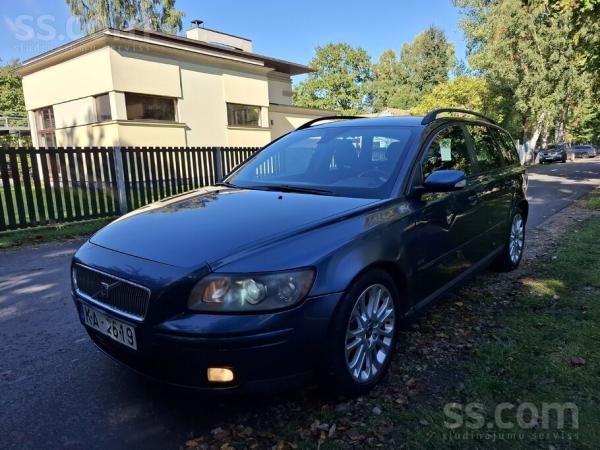 Zils Volvo V50 2005 Rīga, ar dzinēja tilpumu 2.00 L un nobraukumu 371 tūkst. km par 1380 €, foto 3 vietnē AUTOMOTO.COM.LV