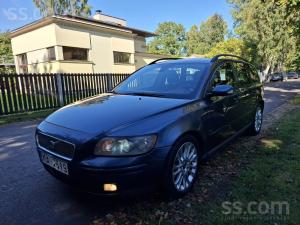 Zils Volvo V50 2005 Rīga, ar dzinēja tilpumu 2.00 L un nobraukumu 371 tūkst. km par 1380 €, foto 3 vietnē AUTOMOTO.COM.LV