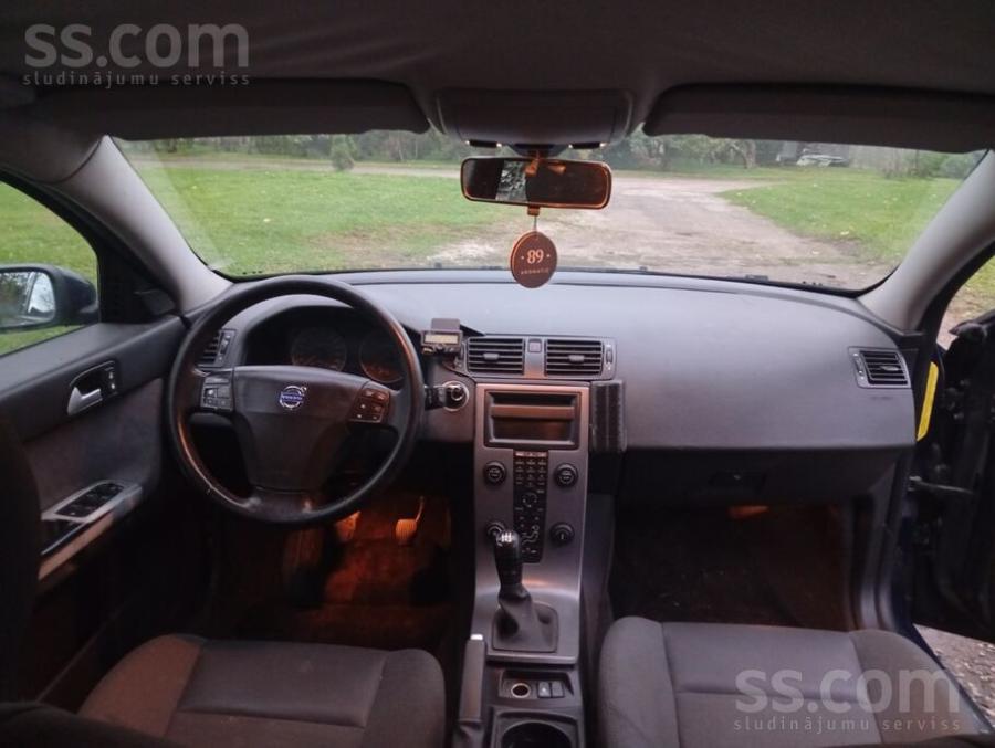 Синий Вольво В50 2005 в Мадона, объемом двигателя 1.60 л и пробегом 522 тыс. км за 750 €, фото 12 на AUTOMOTO.COM.LV