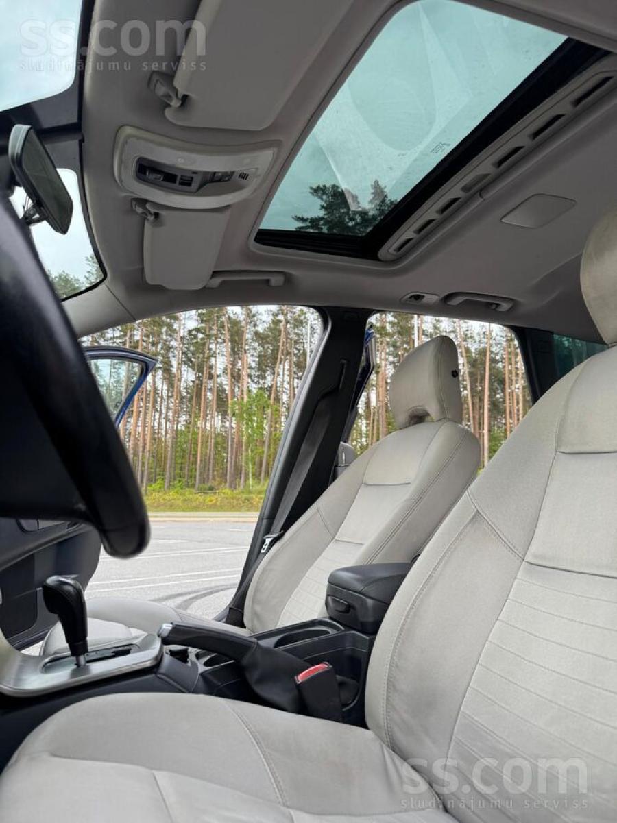 Blue Volvo V50 2006 in Riga, with an engine capacity of 2.40 L and mileage of 385 thousand km for 2450 €, photo 10 on AUTOMOTO.COM.LV