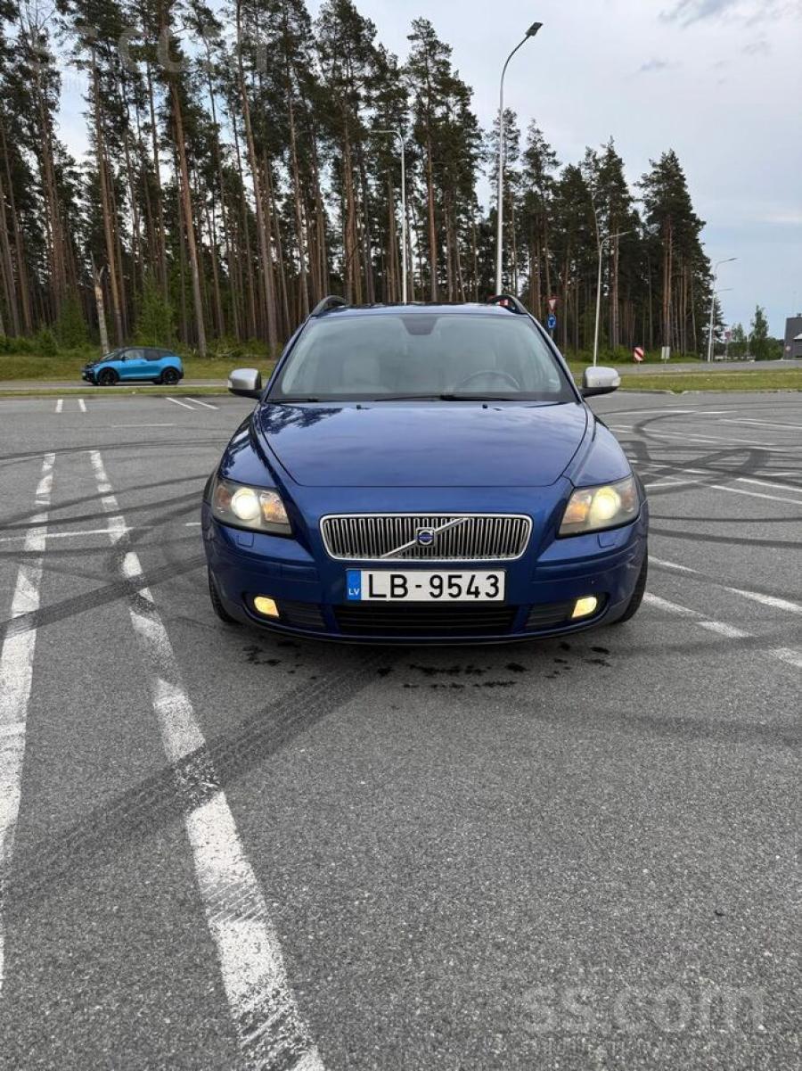 Blue Volvo V50 2006 in Riga, with an engine capacity of 2.40 L and mileage of 385 thousand km for 2450 €, photo 19 on AUTOMOTO.COM.LV