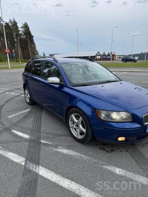 Blue Volvo V50 2006 in Riga, with an engine capacity of 2.40 L and mileage of 385 thousand km for 2450 €, photo 21 on AUTOMOTO.COM.LV
