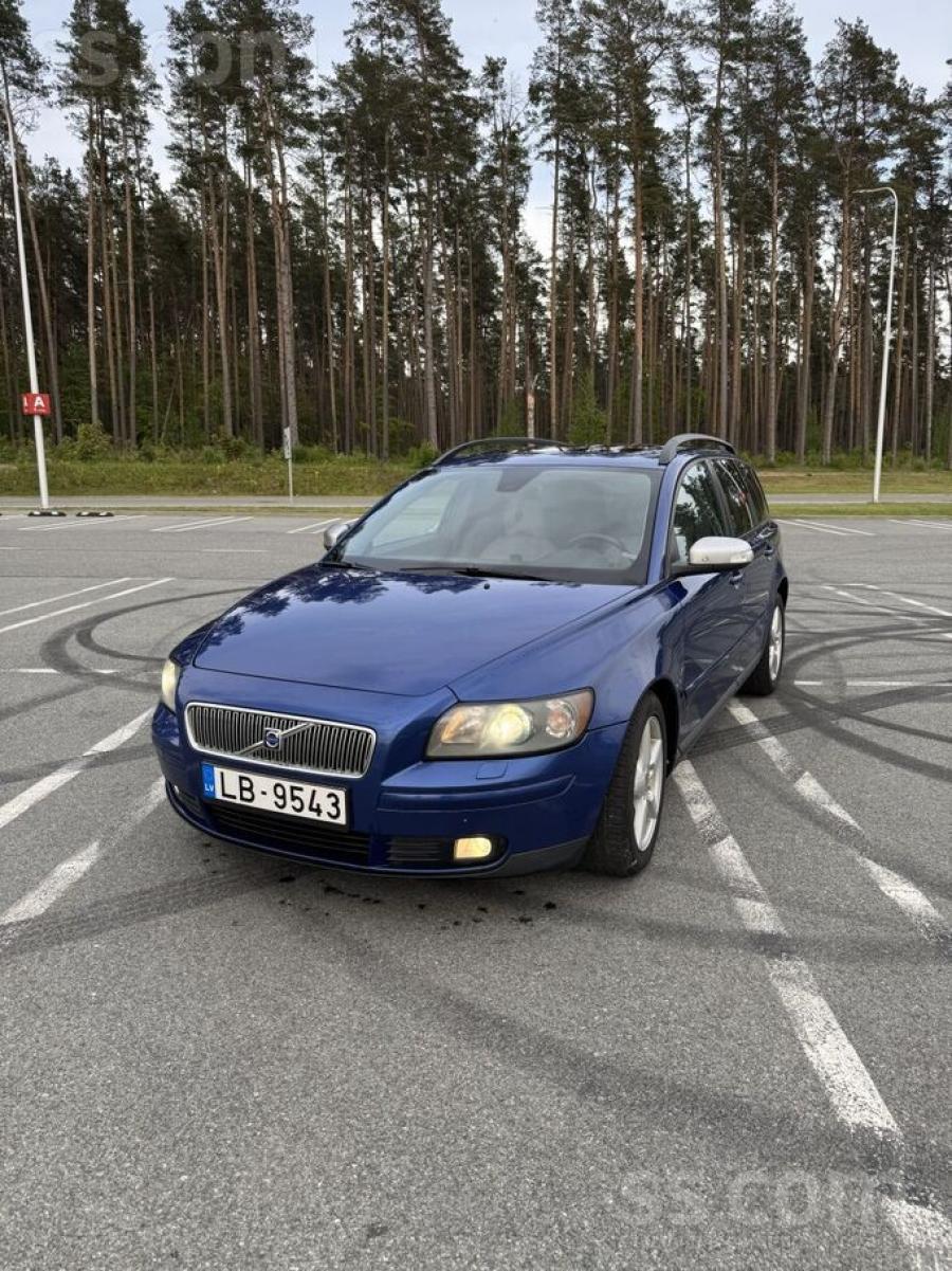 Blue Volvo V50 2006 in Riga, with an engine capacity of 2.40 L and mileage of 0 thousand km for 2500 €, photo 1 on AUTOMOTO.COM.LV