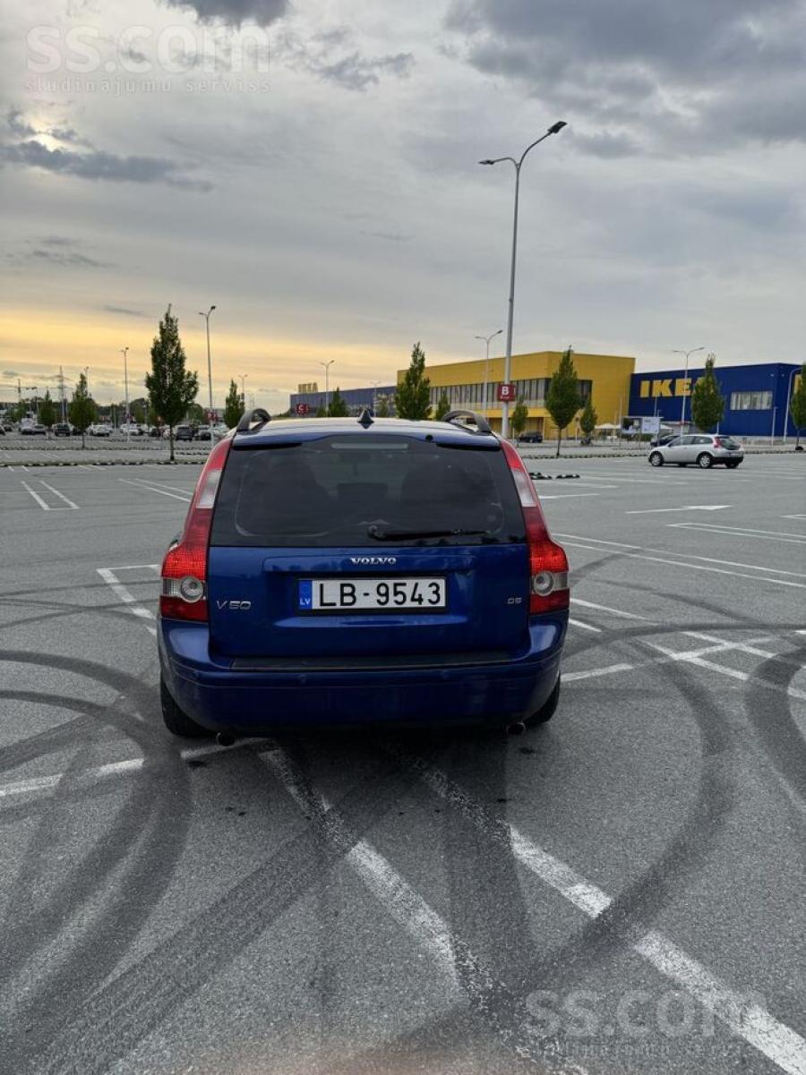 Blue Volvo V50 2006 in Riga, with an engine capacity of 2.40 L and mileage of 0 thousand km for 2500 €, photo 6 on AUTOMOTO.COM.LV