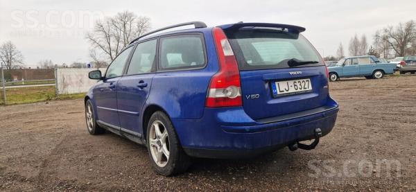 Blue Volvo V50 2006 in Daugavpils, with an engine capacity of 2.00 L and mileage of 246 thousand km for 2250 €, photo 3 on AUTOMOTO.COM.LV
