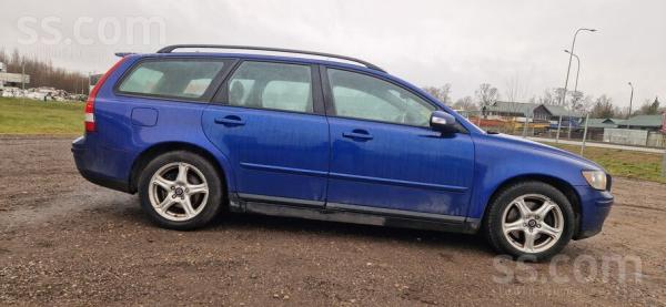 Blue Volvo V50 2006 in Daugavpils, with an engine capacity of 2.00 L and mileage of 246 thousand km for 2250 €, photo 6 on AUTOMOTO.COM.LV