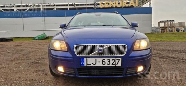 Blue Volvo V50 2006 in Daugavpils, with an engine capacity of 2.00 L and mileage of 246 thousand km for 2250 €, photo 8 on AUTOMOTO.COM.LV