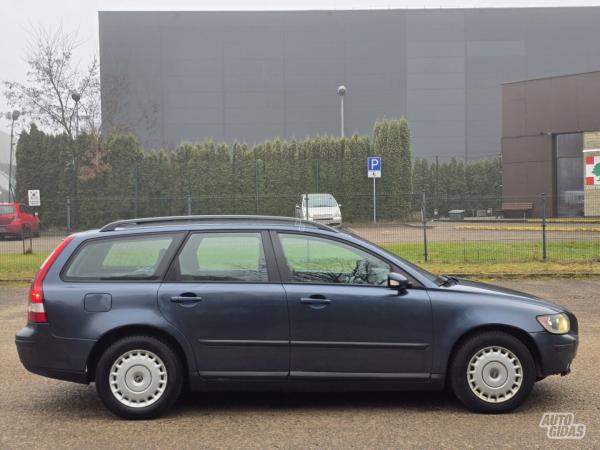 Zils Volvo V50 2006 Viļņa, ar dzinēja tilpumu 1.60 L un nobraukumu 319 tūkst. km par 1300 €, foto 4 vietnē AUTOMOTO.COM.LV