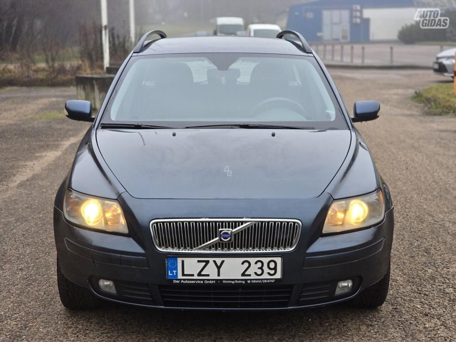 Zils Volvo V50 2006 Viļņa, ar dzinēja tilpumu 1.60 L un nobraukumu 319 tūkst. km par 1300 €, foto 7 vietnē AUTOMOTO.COM.LV