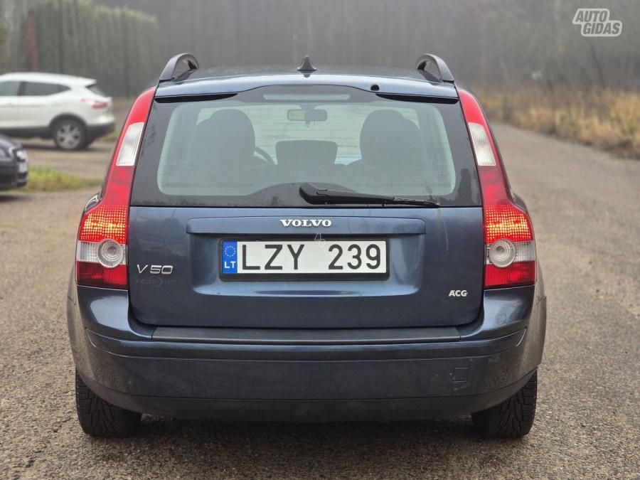 Zils Volvo V50 2006 Viļņa, ar dzinēja tilpumu 1.60 L un nobraukumu 319 tūkst. km par 1300 €, foto 8 vietnē AUTOMOTO.COM.LV