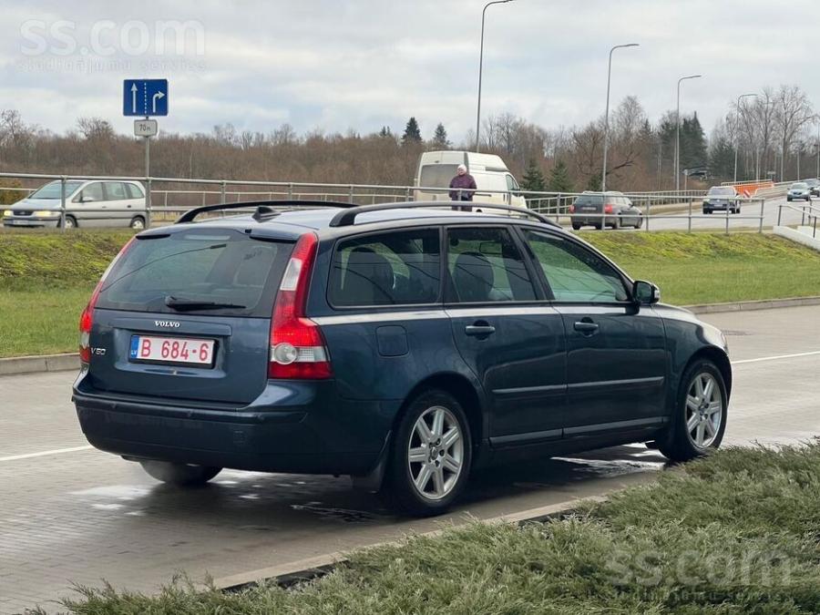 Blue Volvo V50 2006 in Rezekne, with an engine capacity of 1.60 L and mileage of 295 thousand km for 2200 €, photo 4 on AUTOMOTO.COM.LV