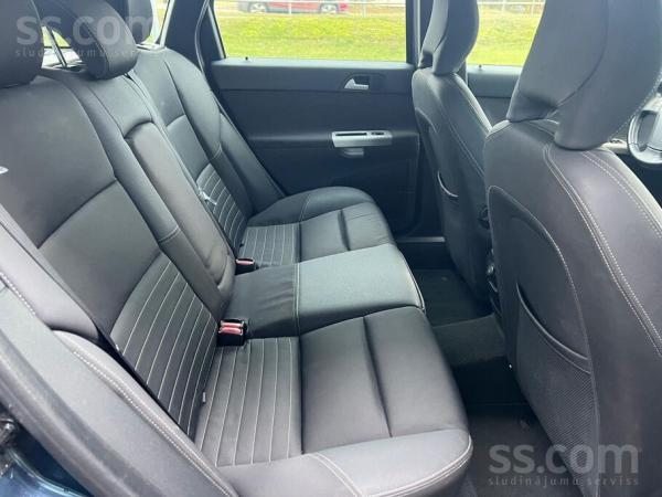 Zils Volvo V50 2006 Rēzekne, ar dzinēja tilpumu 1.60 L un nobraukumu 295 tūkst. km par 2200 €, foto 9 vietnē AUTOMOTO.COM.LV