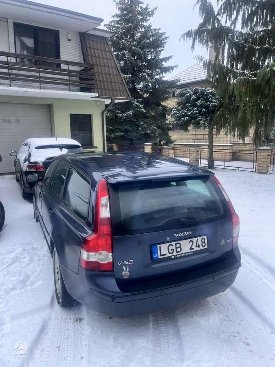 Zils Volvo V50 2006 Viļņa, ar dzinēja tilpumu 2.40 L un nobraukumu 365 tūkst. km par 2100 €, foto 19 vietnē AUTOMOTO.COM.LV