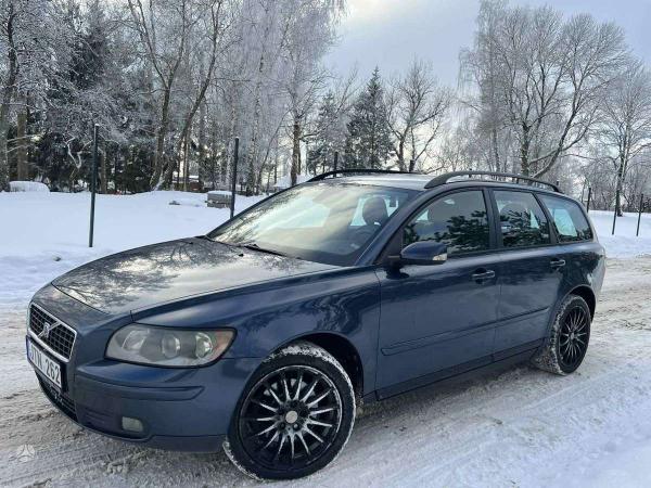 Blue Volvo V50 2006 in Vilnius, with an engine capacity of 2.00 L and mileage of 300 thousand km for 1500 €, photo 6 on AUTOMOTO.COM.LV