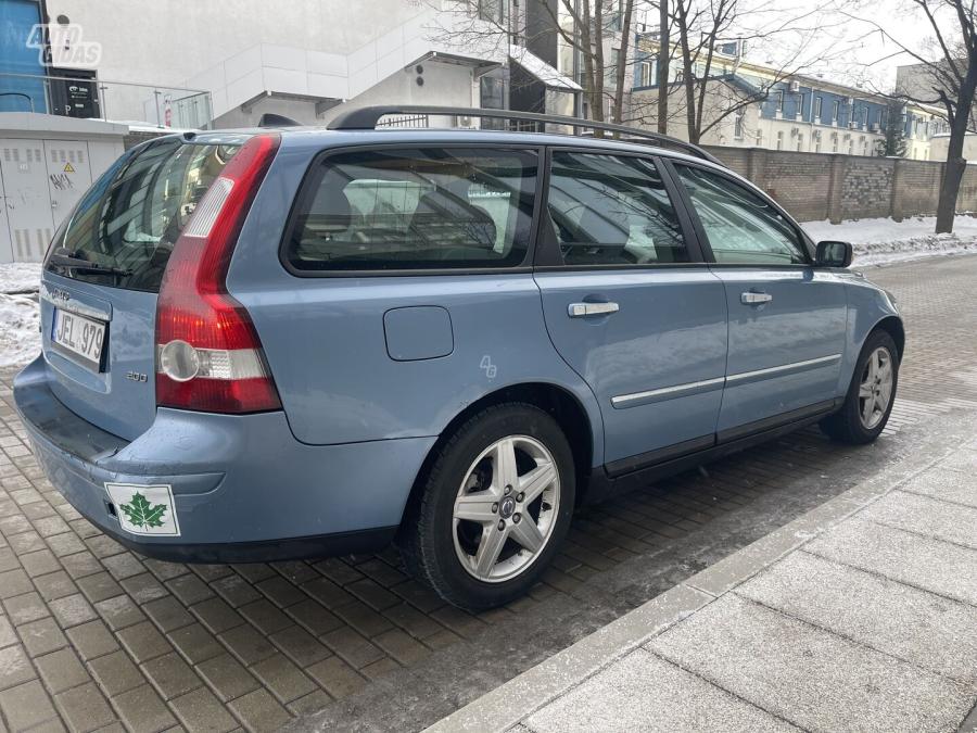 Blue Volvo V50 2006 in Vilnius, with an engine capacity of 2.00 L and mileage of 300 thousand km for 1850 €, photo 8 on AUTOMOTO.COM.LV