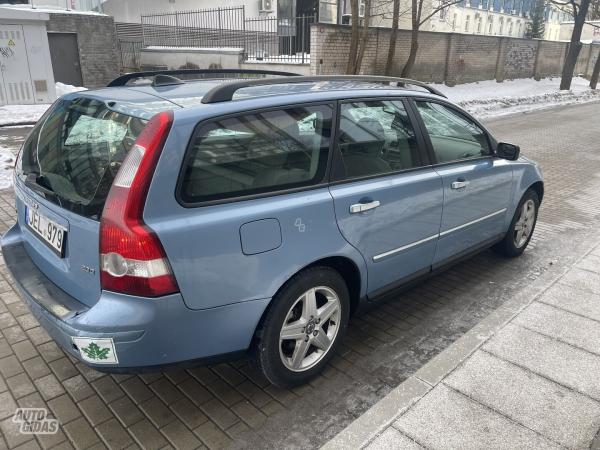 Blue Volvo V50 2006 in Vilnius, with an engine capacity of 2.00 L and mileage of 300 thousand km for 1850 €, photo 9 on AUTOMOTO.COM.LV