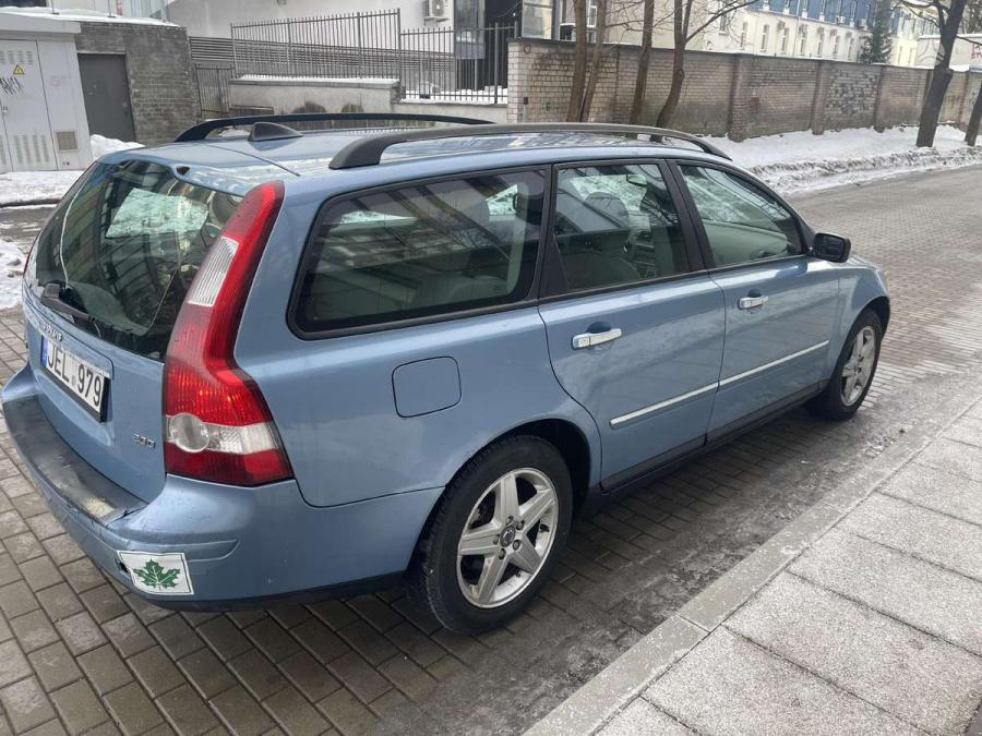 Blue Volvo V50 2006 in Vilnius, with an engine capacity of 2.00 L and mileage of 300 thousand km for 1850 €, photo 10 on AUTOMOTO.COM.LV