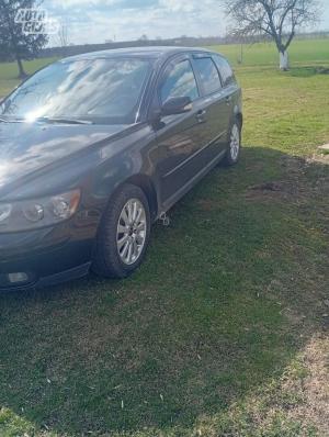 Blue Volvo V50 2006 in Vilnius, with an engine capacity of 2.00 L and mileage of 32 thousand km for 1800 €, photo  on AUTOMOTO.COM.LV