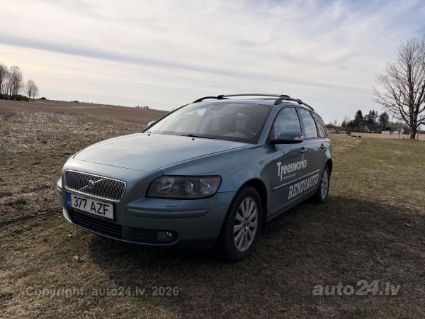 Zils Volvo V50 2006 Elva, ar dzinēja tilpumu 2.40 L un nobraukumu 240 tūkst. km par 2498 €, foto 1 vietnē AUTOMOTO.COM.LV