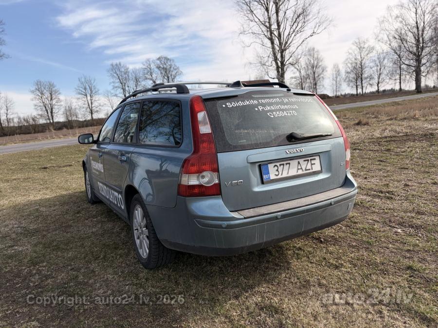 Zils Volvo V50 2006 Elva, ar dzinēja tilpumu 2.40 L un nobraukumu 240 tūkst. km par 2498 €, foto 3 vietnē AUTOMOTO.COM.LV