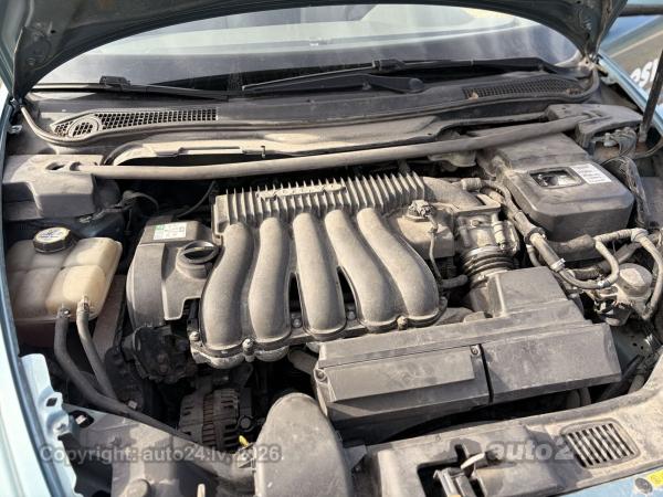 Zils Volvo V50 2006 Elva, ar dzinēja tilpumu 2.40 L un nobraukumu 240 tūkst. km par 2498 €, foto 4 vietnē AUTOMOTO.COM.LV