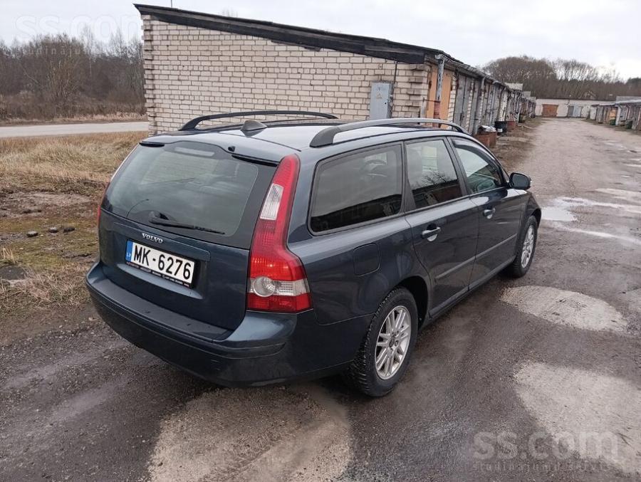Blue Volvo V50 2006 in Rezekne, with an engine capacity of 1.60 L and mileage of 408 thousand km for 2000 €, photo 3 on AUTOMOTO.COM.LV