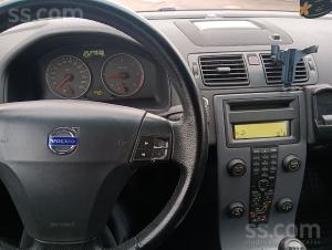 Blue Volvo V50 2006 in Rezekne, with an engine capacity of 1.60 L and mileage of 408 thousand km for 2000 €, photo 9 on AUTOMOTO.COM.LV