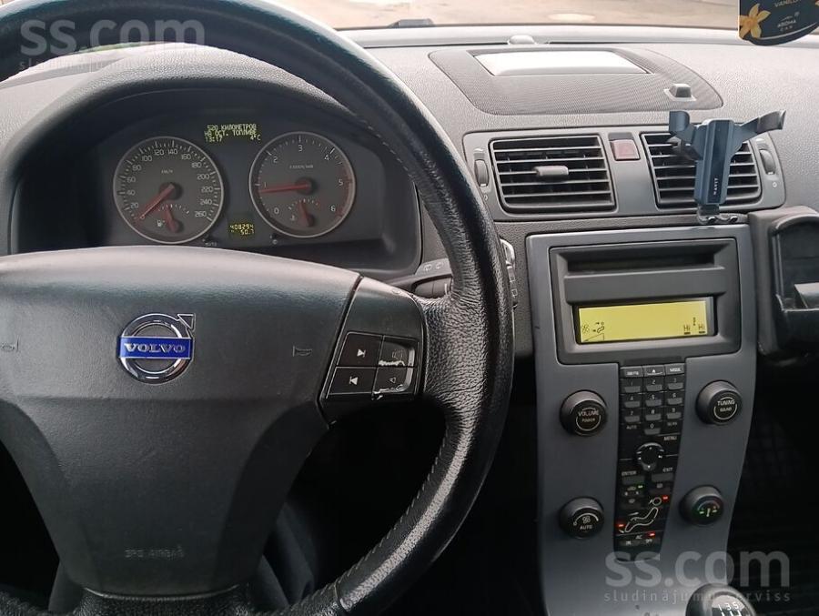 Blue Volvo V50 2006 in Rezekne, with an engine capacity of 1.60 L and mileage of 408 thousand km for 2000 €, photo 9 on AUTOMOTO.COM.LV
