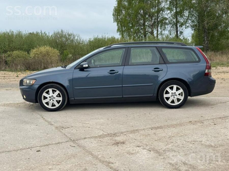 Blue Volvo V50 2006 in Riga, with an engine capacity of 2.00 L and mileage of 0 thousand km for 1690 €, photo 3 on AUTOMOTO.COM.LV