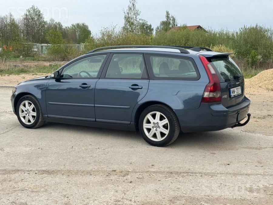 Blue Volvo V50 2006 in Riga, with an engine capacity of 2.00 L and mileage of 0 thousand km for 1690 €, photo 4 on AUTOMOTO.COM.LV