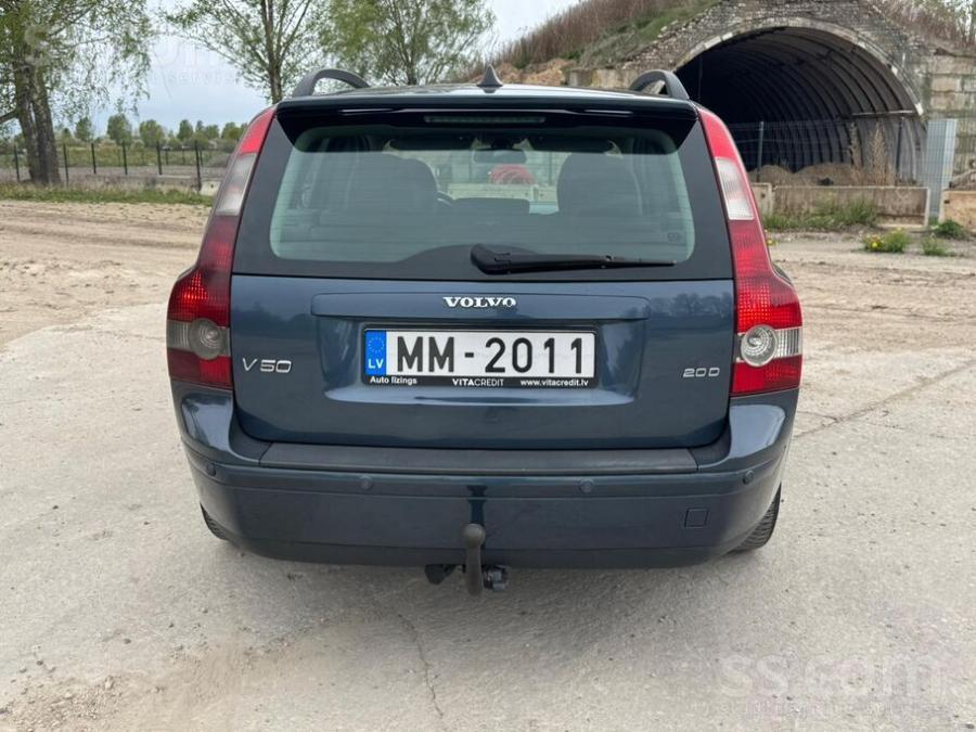 Blue Volvo V50 2006 in Riga, with an engine capacity of 2.00 L and mileage of 0 thousand km for 1690 €, photo 5 on AUTOMOTO.COM.LV