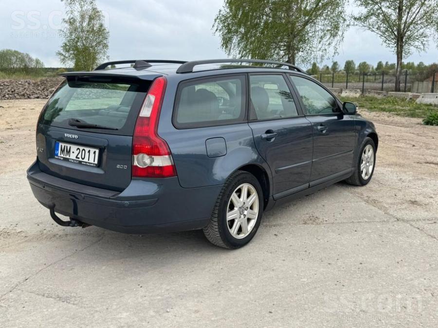 Blue Volvo V50 2006 in Riga, with an engine capacity of 2.00 L and mileage of 0 thousand km for 1690 €, photo 6 on AUTOMOTO.COM.LV