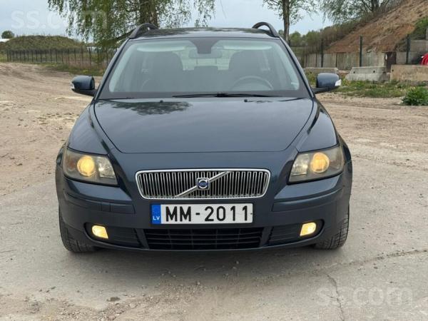 Blue Volvo V50 2006 in Riga, with an engine capacity of 2.00 L and mileage of 0 thousand km for 1690 €, photo 8 on AUTOMOTO.COM.LV