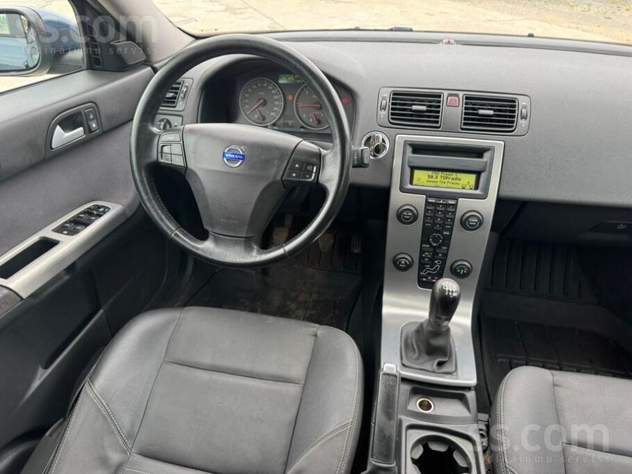 Blue Volvo V50 2006 in Riga, with an engine capacity of 2.00 L and mileage of 0 thousand km for 1690 €, photo 12 on AUTOMOTO.COM.LV