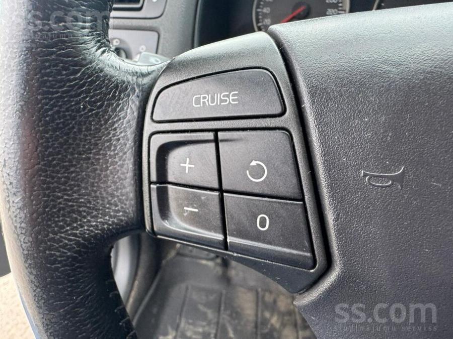 Blue Volvo V50 2006 in Riga, with an engine capacity of 2.00 L and mileage of 0 thousand km for 1690 €, photo 15 on AUTOMOTO.COM.LV