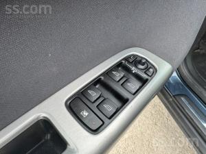 Blue Volvo V50 2006 in Riga, with an engine capacity of 2.00 L and mileage of 0 thousand km for 1690 €, photo 17 on AUTOMOTO.COM.LV