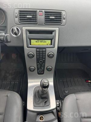 Blue Volvo V50 2006 in Riga, with an engine capacity of 2.00 L and mileage of 0 thousand km for 1690 €, photo 18 on AUTOMOTO.COM.LV