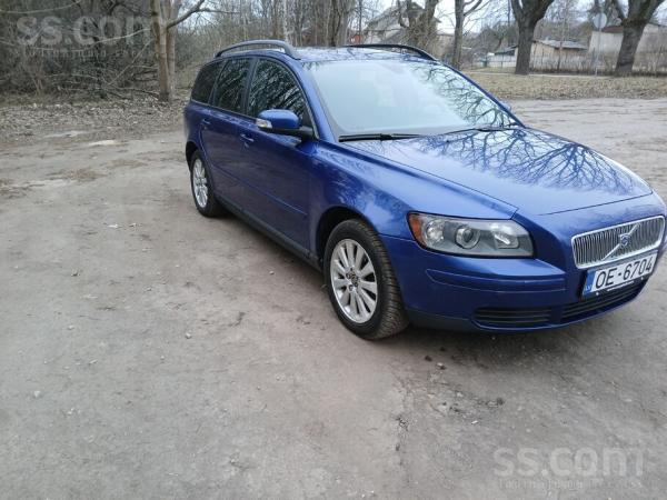 Zils Volvo V50 2006 Rīga, ar dzinēja tilpumu 1.60 L un nobraukumu 348 tūkst. km par 2250 €, foto 2 vietnē AUTOMOTO.COM.LV