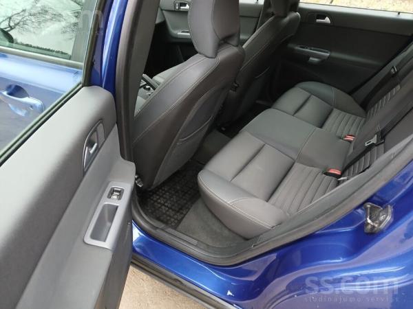 Zils Volvo V50 2006 Rīga, ar dzinēja tilpumu 1.60 L un nobraukumu 348 tūkst. km par 2250 €, foto 6 vietnē AUTOMOTO.COM.LV