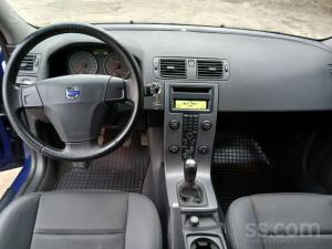 Blue Volvo V50 2006 in Riga, with an engine capacity of 1.60 L and mileage of 348 thousand km for 2250 €, photo 11 on AUTOMOTO.COM.LV