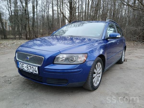 Синий Вольво В50 2006 в Рига, объемом двигателя 1.60 л и пробегом 348 тыс. км за 2100 €, фото 1 на AUTOMOTO.COM.LV