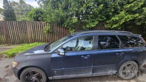 Zils Volvo V50 2006 Rīga, ar dzinēja tilpumu 2.00 L un nobraukumu 386 tūkst. km par 1250 €, foto 4 vietnē AUTOMOTO.COM.LV