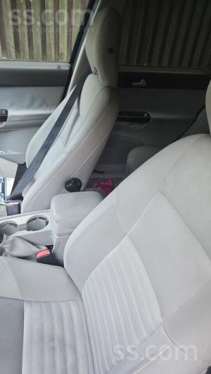 Zils Volvo V50 2006 Rīga, ar dzinēja tilpumu 2.00 L un nobraukumu 386 tūkst. km par 1250 €, foto 6 vietnē AUTOMOTO.COM.LV