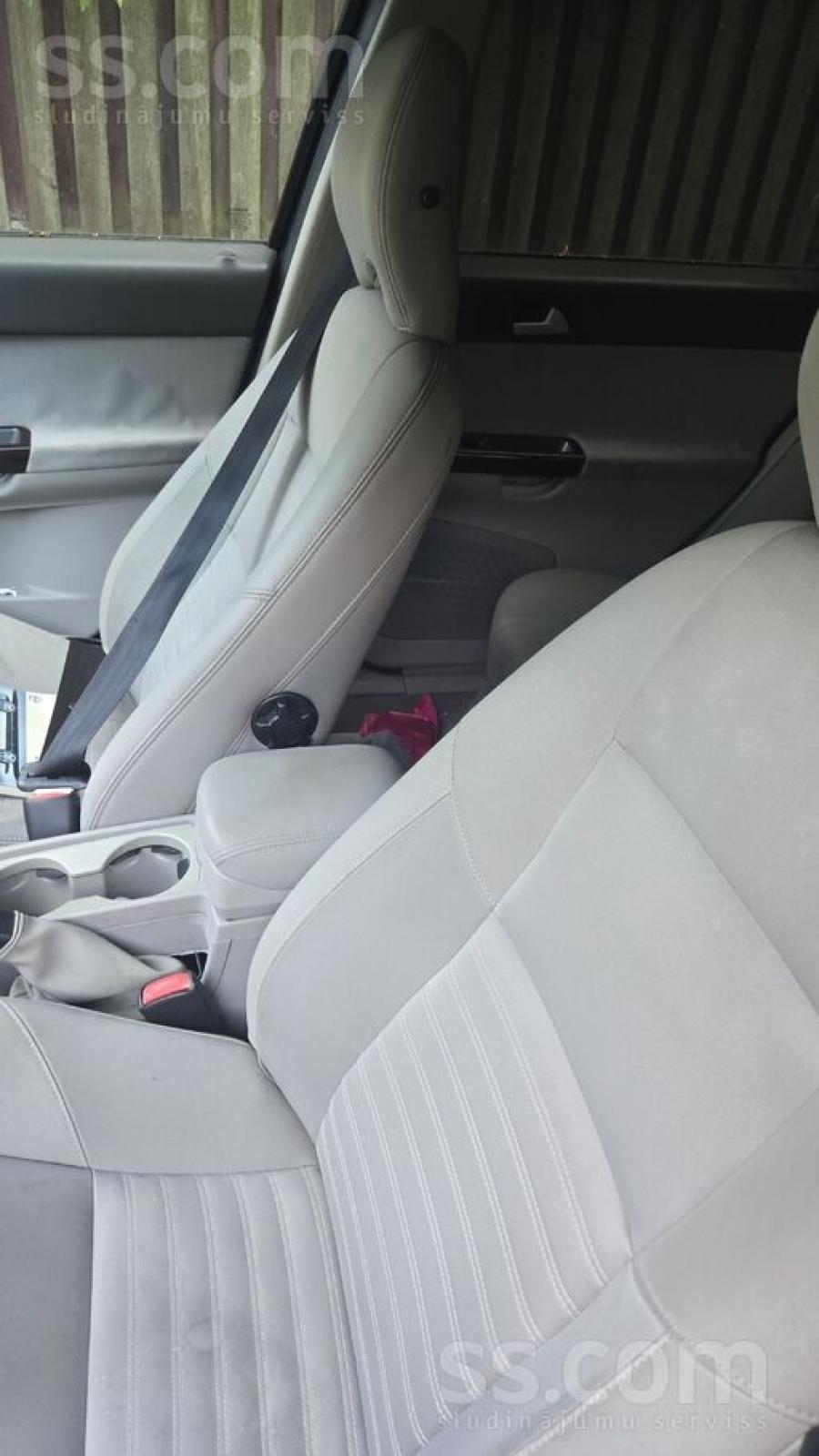 Zils Volvo V50 2006 Rīga, ar dzinēja tilpumu 2.00 L un nobraukumu 386 tūkst. km par 1250 €, foto 6 vietnē AUTOMOTO.COM.LV
