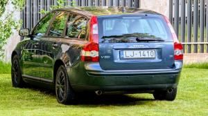 Zils Volvo V50 2006 Rīga, ar dzinēja tilpumu 2.40 L un nobraukumu 248 tūkst. km par 3300 €, foto 7 vietnē AUTOMOTO.COM.LV
