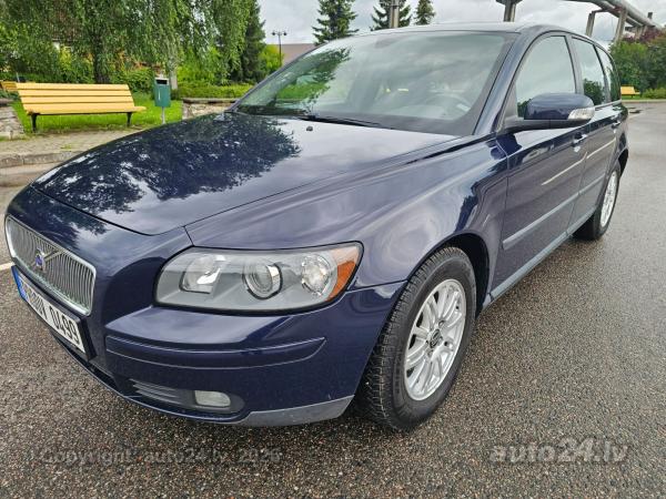 Zils Volvo V50 2006 Paide, ar dzinēja tilpumu 1.60 L un nobraukumu 248 tūkst. km par 3350 €, foto 1 vietnē AUTOMOTO.COM.LV